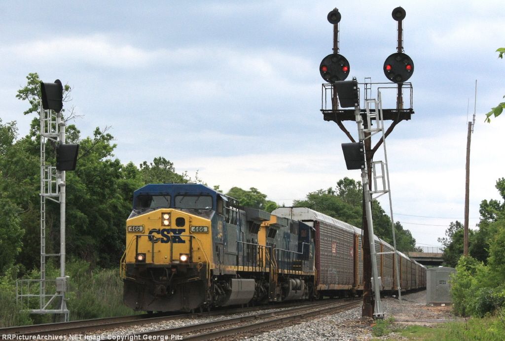 CSX 466 and train Q21